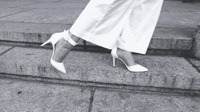 Moderne Brautschuhe von KNNK Studio - FRIEDA THERÉS