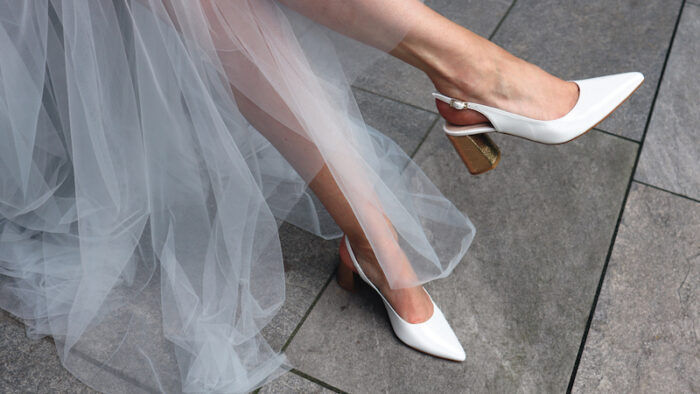 Moderne Brautschuhe von KNNK Studio - FRIEDA THERÉS